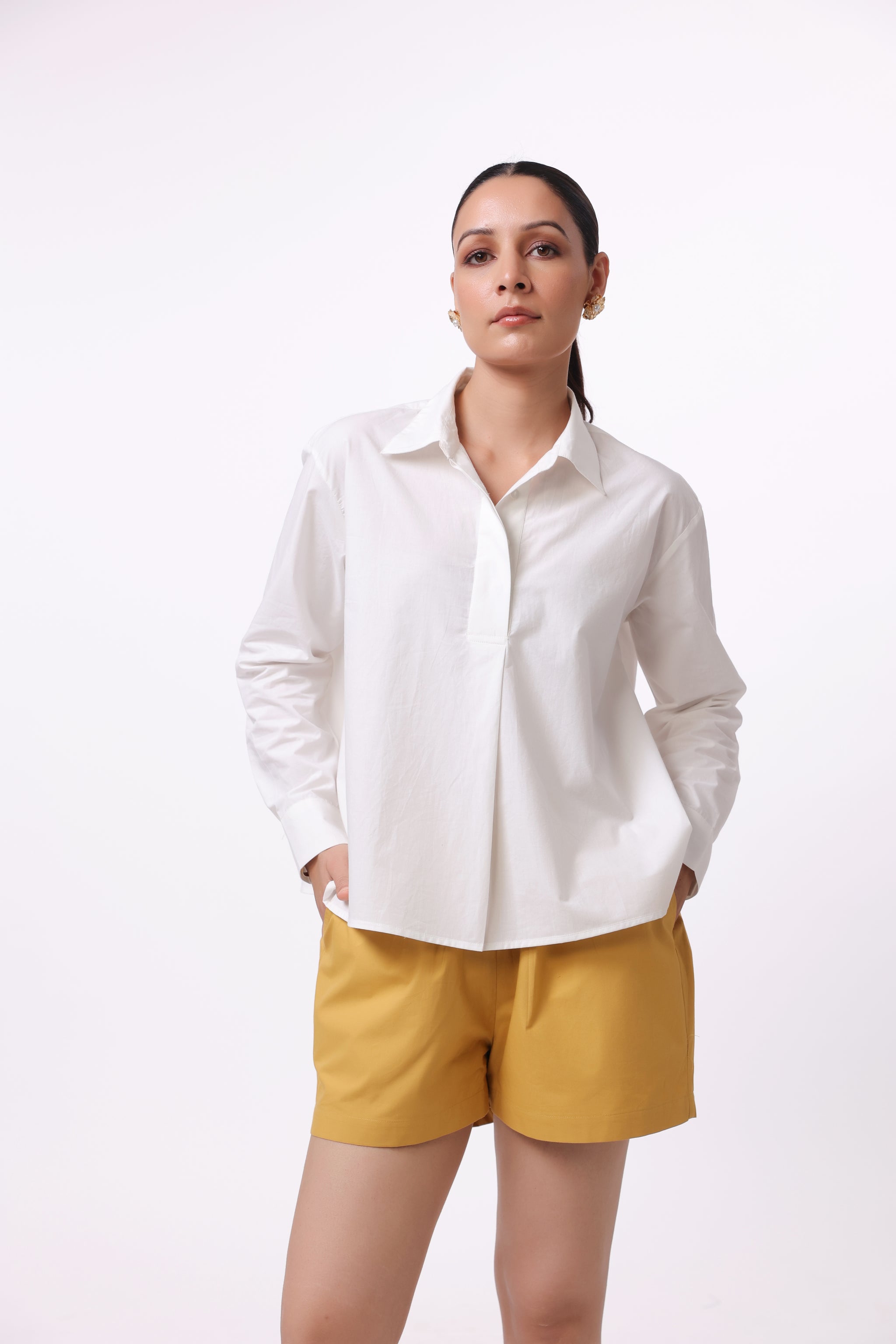 MUUN Women White Solid Cotton Top