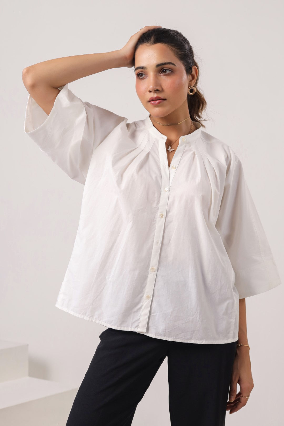 MUUN Women White Solid Cotton Top